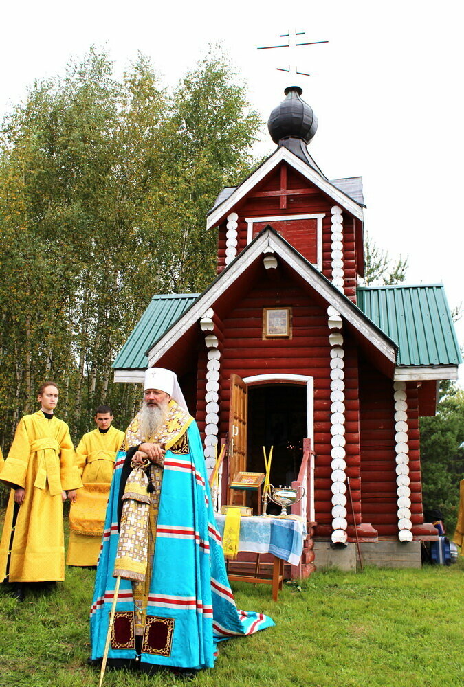 Şapel, haç anıtı Часовня Николая Чудотворца, Kirovskaya oblastı, foto