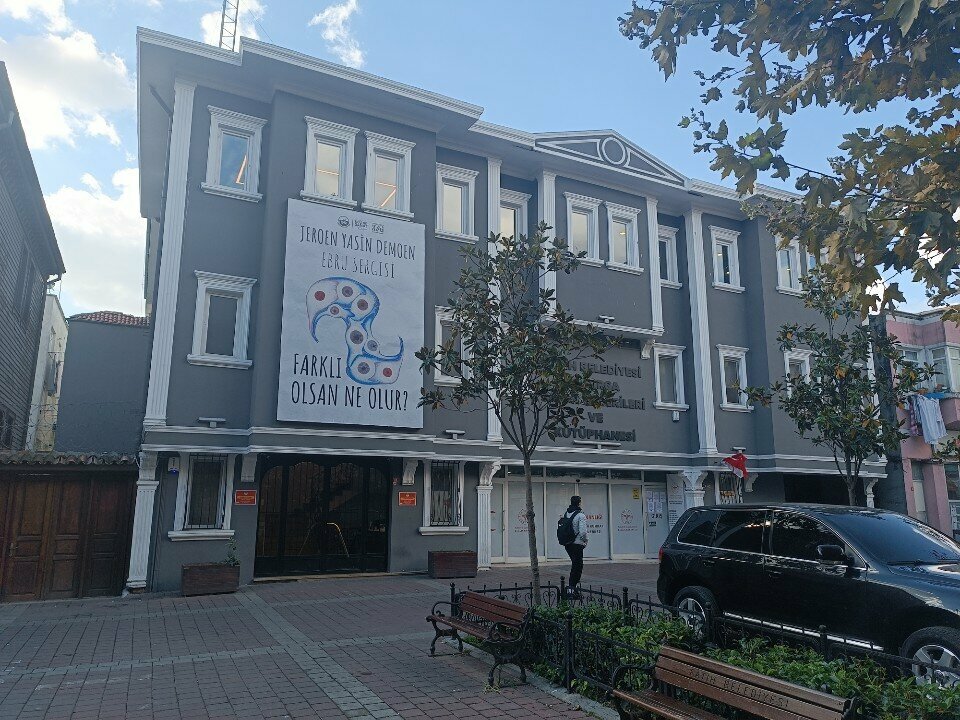 Sanat galerileri ve merkezleri Fatih Belediyesi Kadırga Sanat Galerileri ve Kütüphanesi, İstanbul, foto