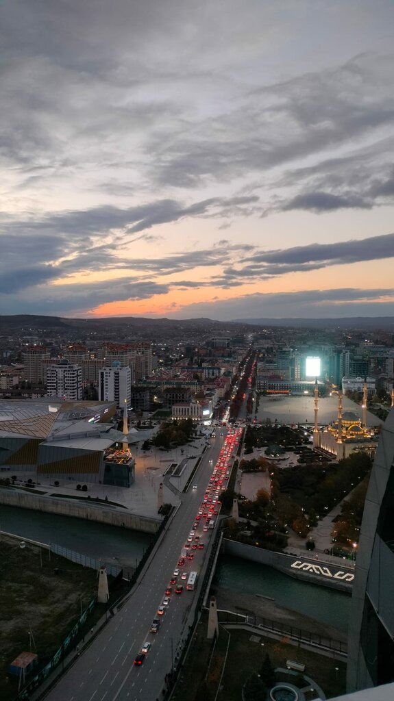 Sergi salonları, galeriler Экспоцентр, Grozni, foto