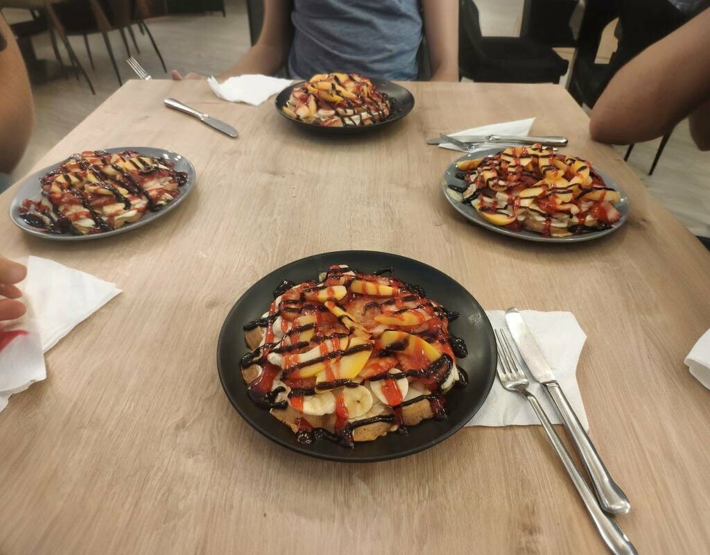 Pasta, şekerleme ve tatlı Karesi Pastanesi, Bigadiç, foto