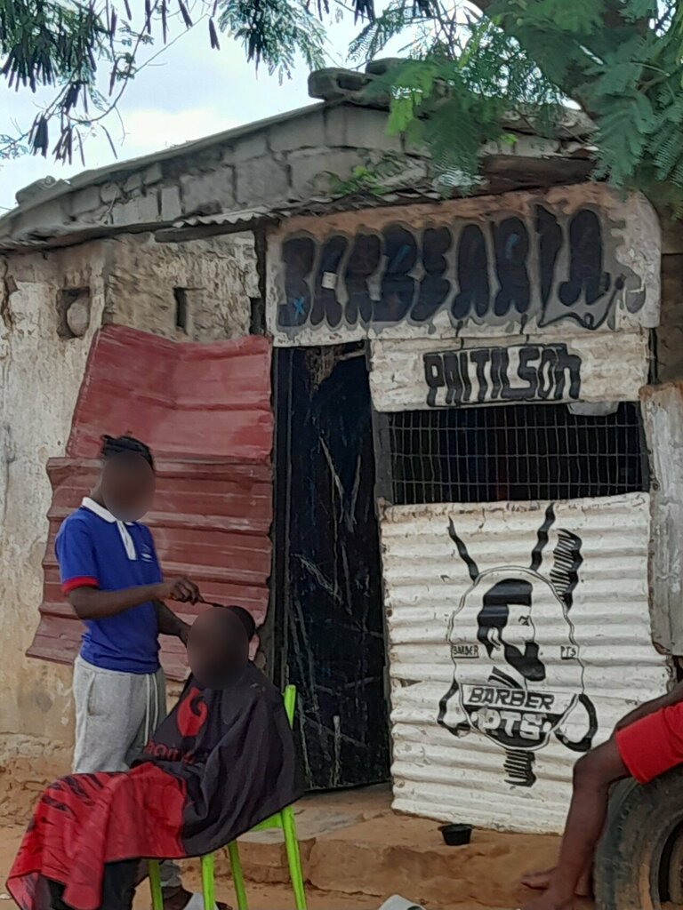 Berberler Barbearia, Loanda, foto