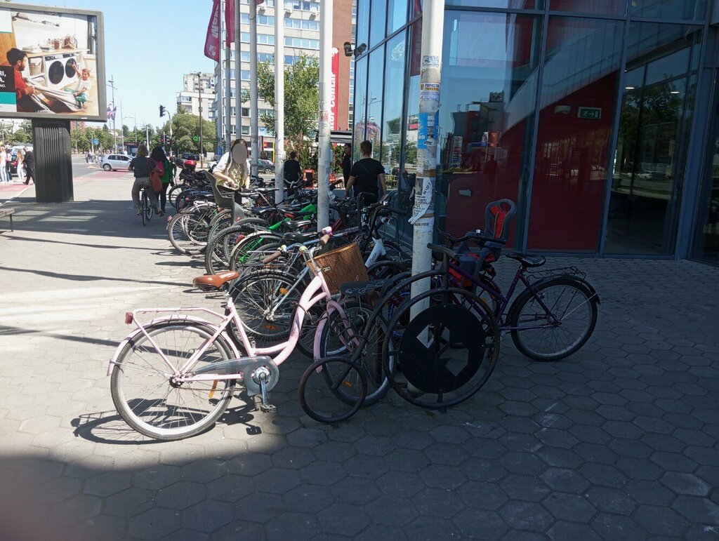 Paylaşımlı ofis Место за бицикле Меркатор, Novi Sad, foto