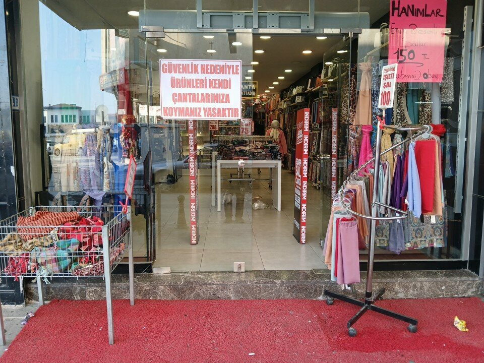 Giyim mağazası Baştacı Eşarp & Çanta, Konya, foto