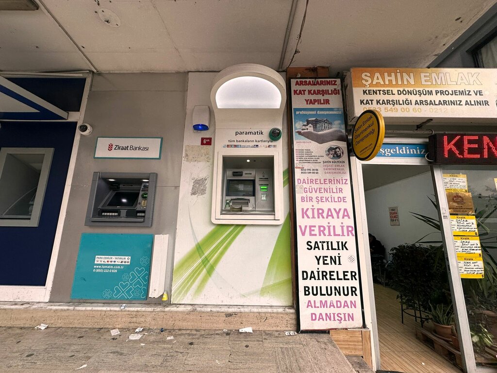 ATM'ler Garanti BBVA ATM, İstanbul, foto