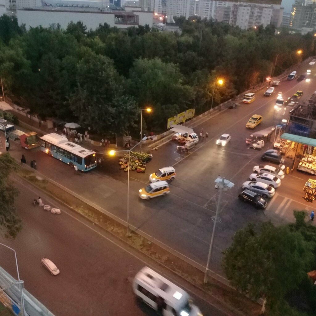 Taksi durağı Kaçmaz Emlak, Diyarbakır, foto