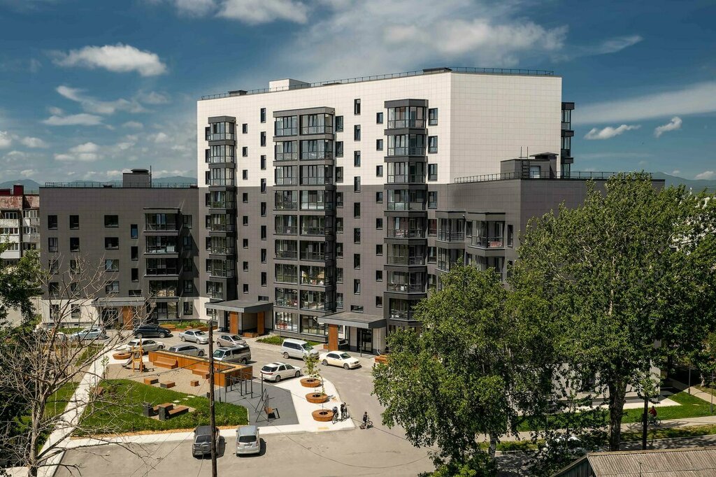 Konut blokları Дом на Саранской 11/1, Sakhalinsk, foto