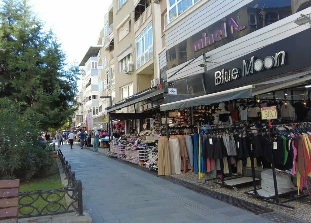 Giyim mağazası Blue Moon Giyim, İzmir, foto