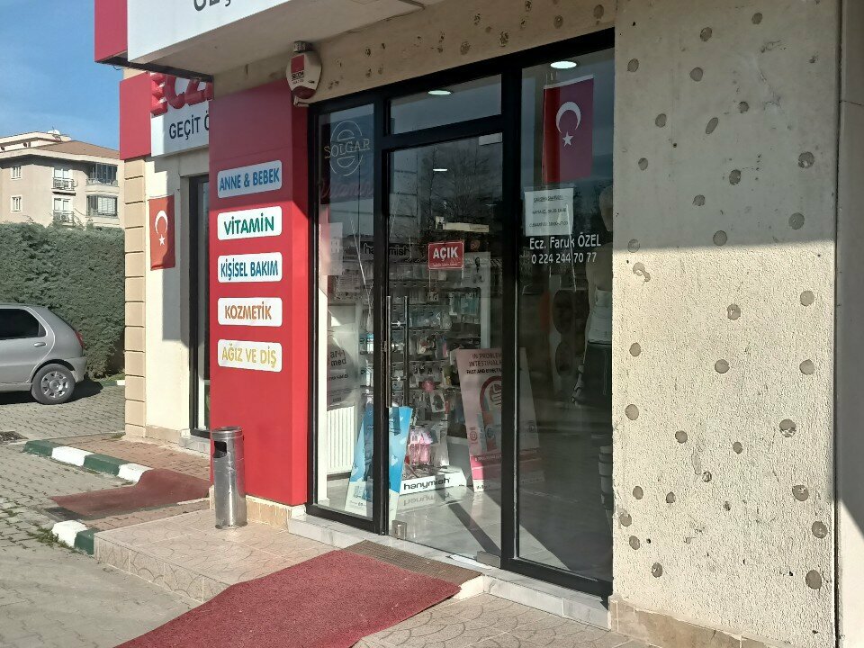 Eczaneler Geçit Özel Eczanesi, Bursa, foto