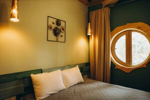 Park-hotel Soroka (ulitsa Park Skazov No:1, posyolok Aramil), otel  Sverdlovskaya oblastından