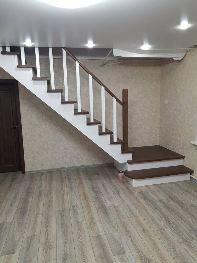 Merdiven ve korkuluklar Деревянная лестница, Samarskaya oblastı, foto