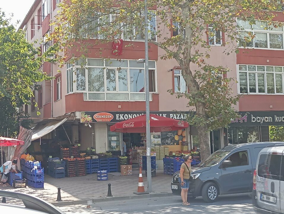 Manavlar Çekmecem Ekonomik Halk Pazarı, İstanbul, foto