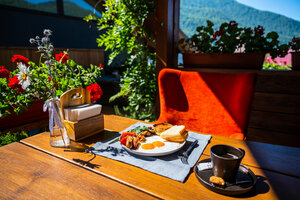 Trikoni (Michurina Street No:1), restoran  Soçi'den