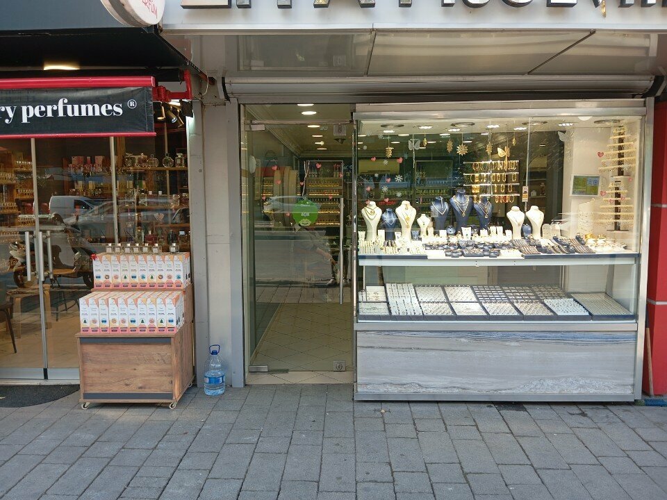 Kozmetik ve parfümeri mağazaları X-ir Açık Parfüm, İzmir, foto