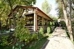 Tavern Yerevan Riverside (Tsovakal Isakov Avenue No:48A), restoran  Erivan'dan