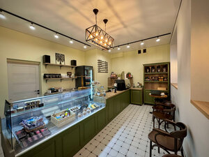 French Picnic (Neftyanikov Avenue No:20), kahve dükkanları  Alabuğa'dan