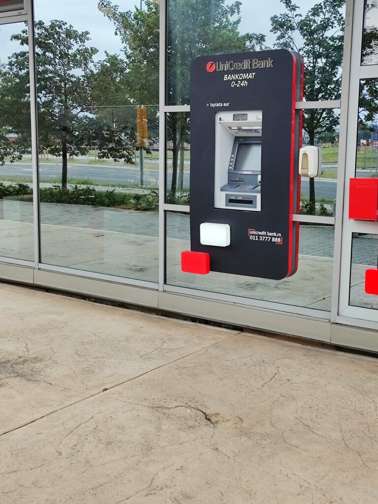 ATM'ler UniCredit, Belgrad, foto