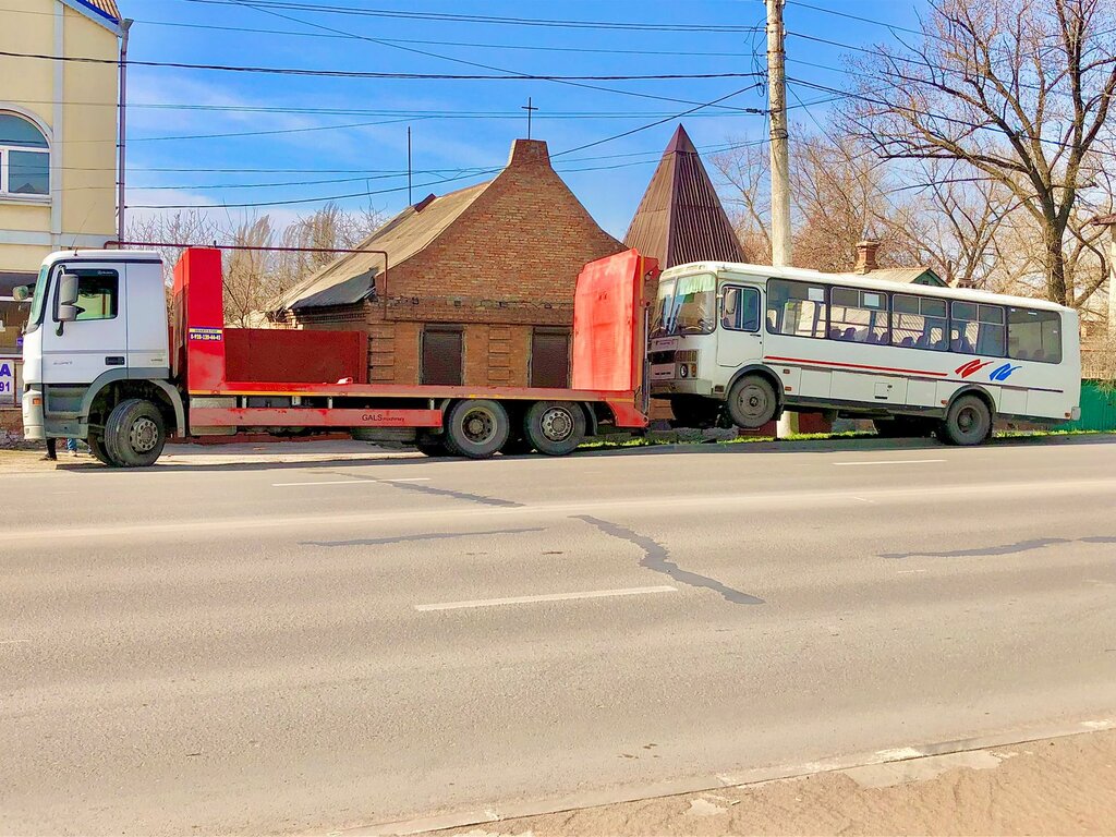 Çekici hizmeti Yük Çekici Kamyonu, Rostovskaya oblastı, foto