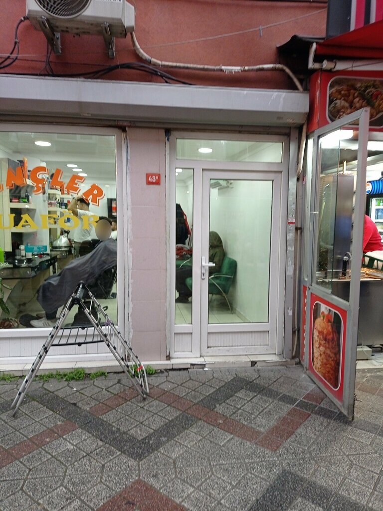 Berberler Gençler Erkek Kuaförü, İstanbul, foto