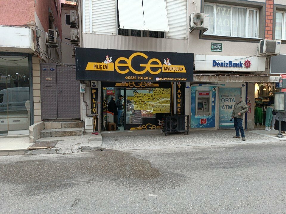 Kanatlı hayvan ürünleri ve yumurta Ege Tavukçuluk & Piliç Evi, İzmir, foto