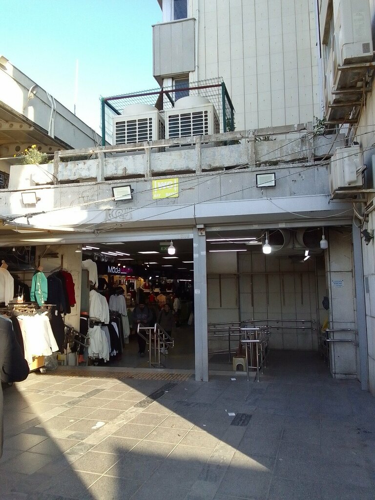 Giyim mağazası Moda Mügem, İzmir, foto
