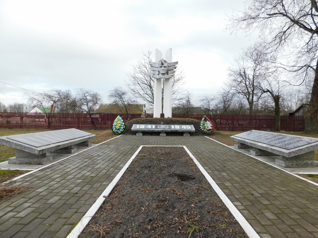 Anıt, heykel Землякам, Brestskaya oblastı, foto