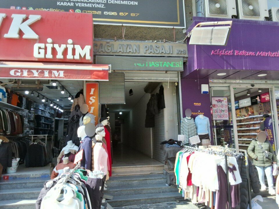 Pazarlar ve çarşılar Çağlayan Pasajı, İstanbul, foto