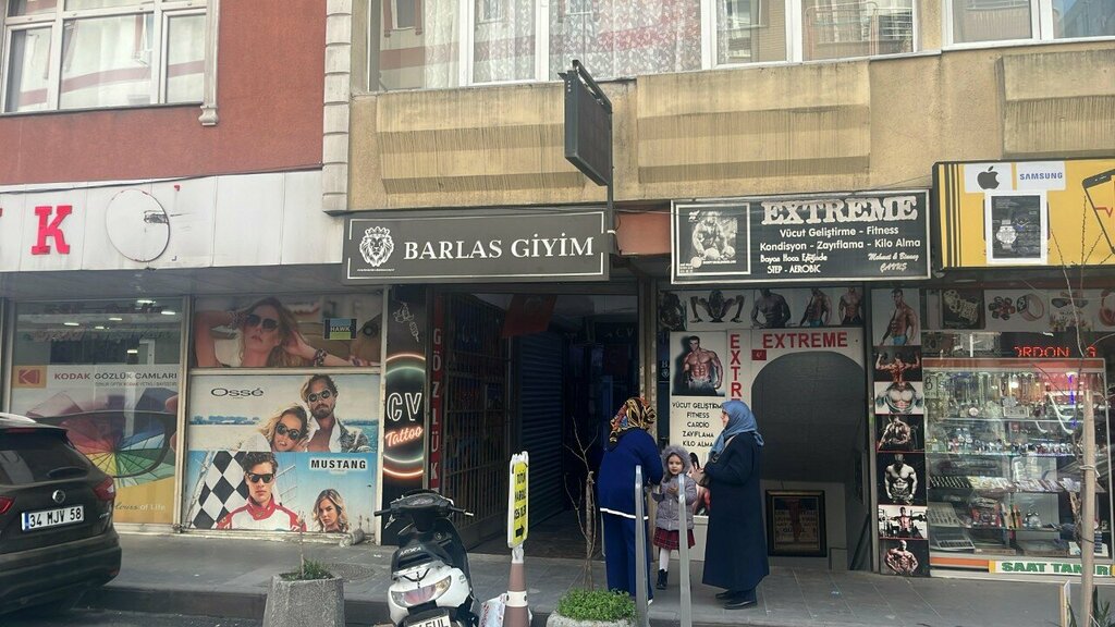 Giyim mağazası Barlas Giyim, İstanbul, foto