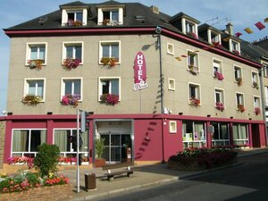 Hotel Saint Pierre (Île-de-France, Seine-Saint-Denis, Pantin, Avenue du Général Leclerc, 20), otel