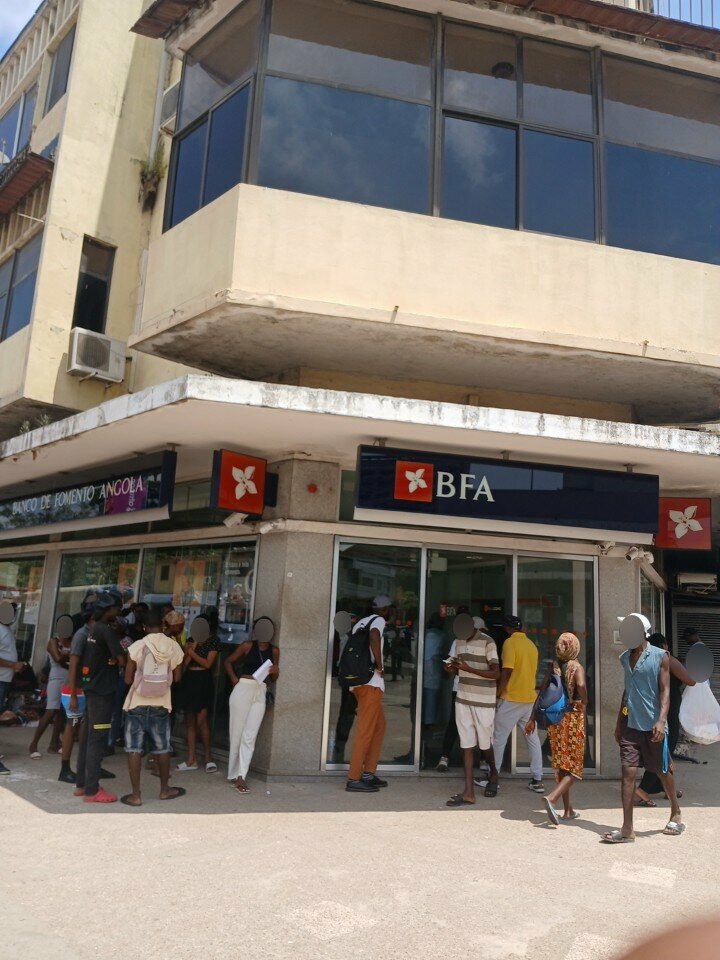 Banka Banco Bfa, Loanda, foto