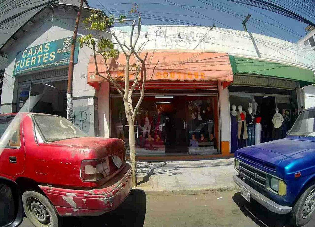 Giyim mağazası Cira's Boutique, Cochabamba, foto