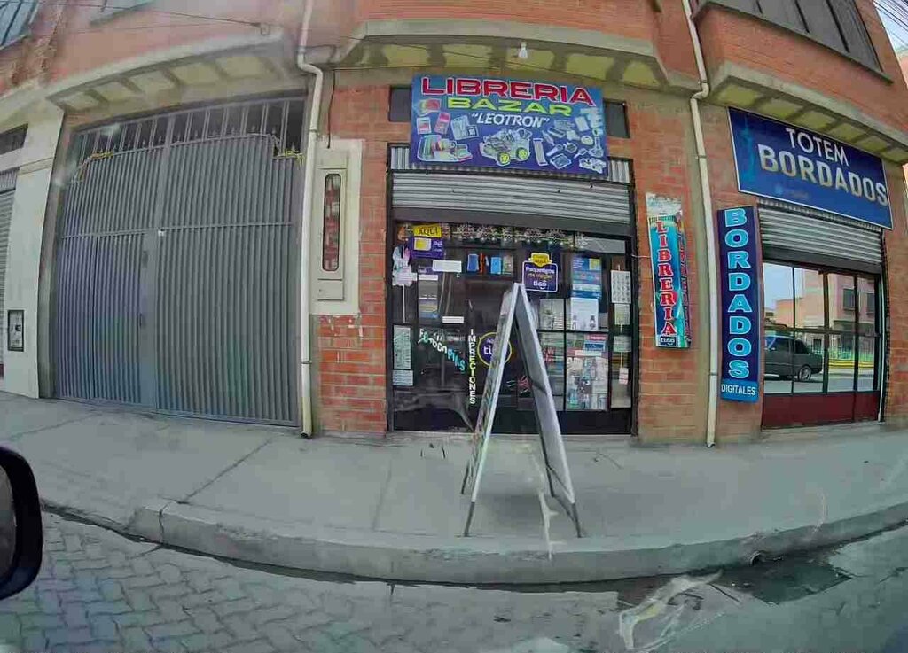Kırtasiyeler Libreria Bazar Leotron, El Alto, foto