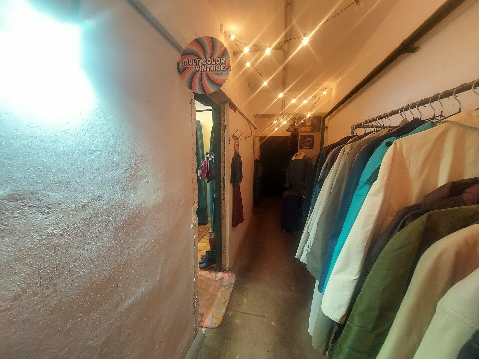 Giyim mağazası Multicolor vintage, Moskova, foto