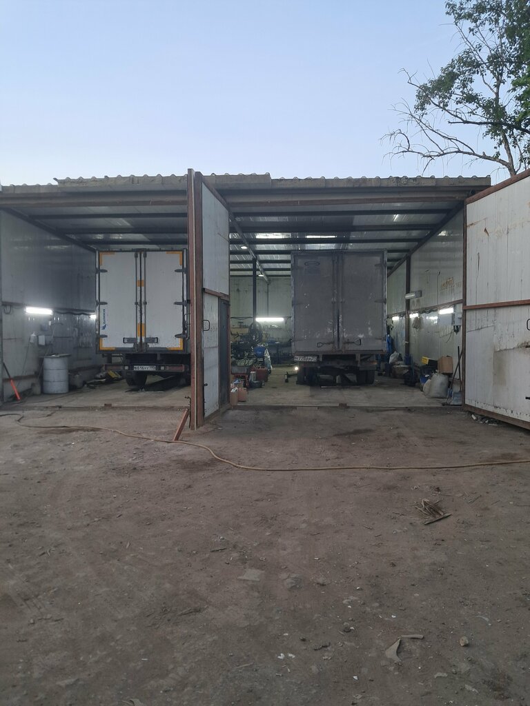 Kamyonların onarımı Автосервис у Фаира, Moskova, foto