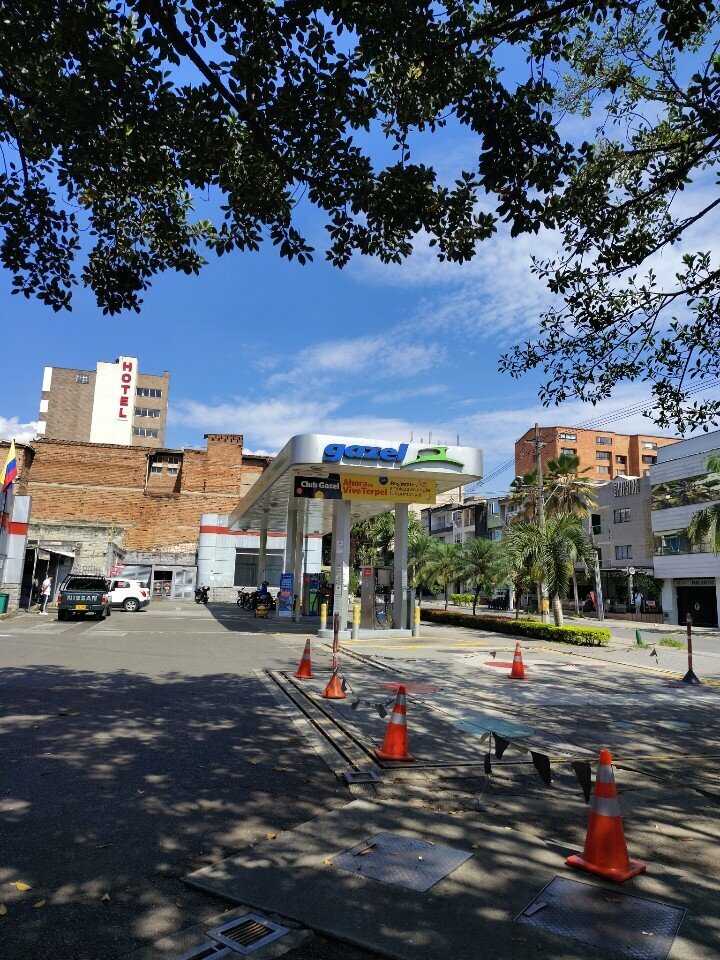 Otogaz dolum istasyonu Eds Gnv Gazel La 70 con San Juan, Medellin, foto