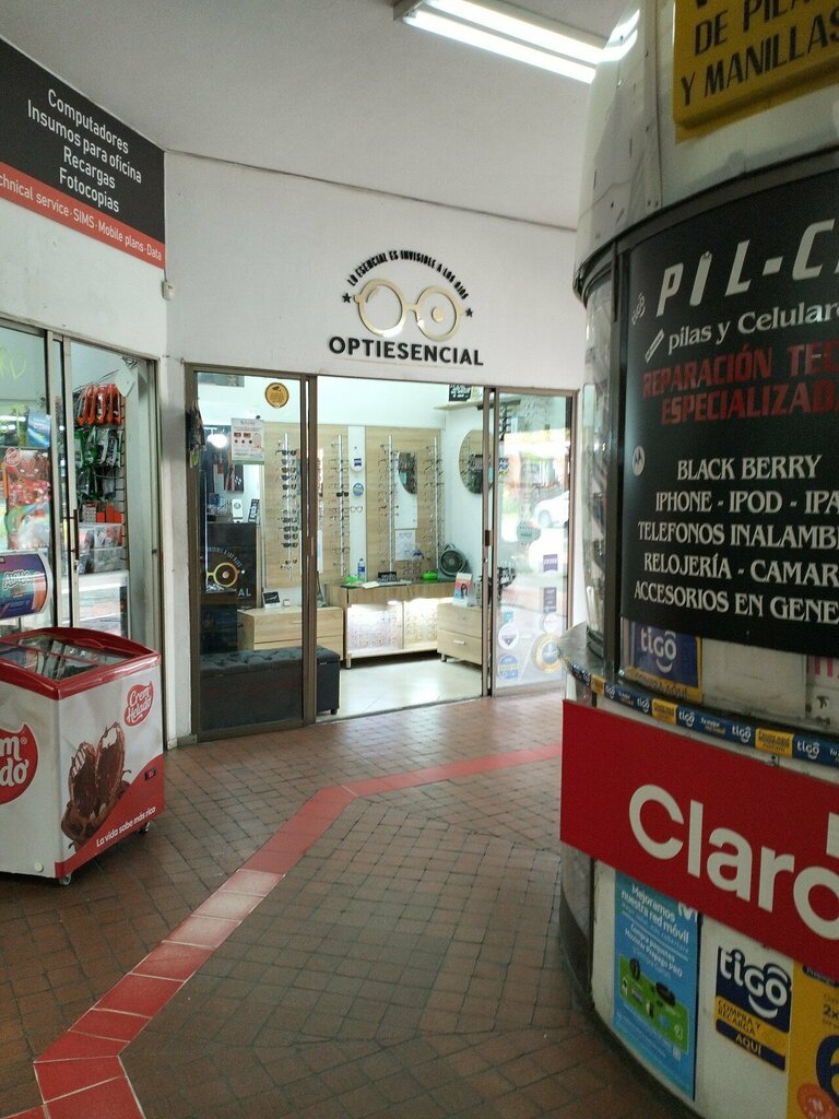 Optik OptiEssential, Medellin, foto
