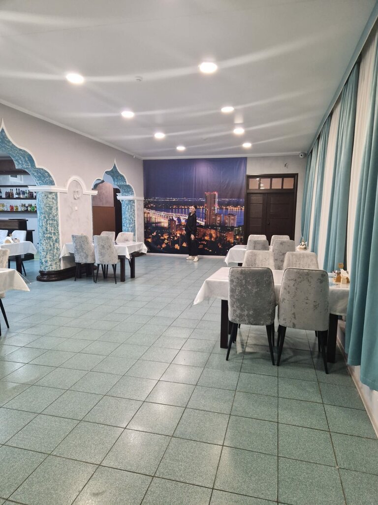 Kafe Садж, Engels, foto