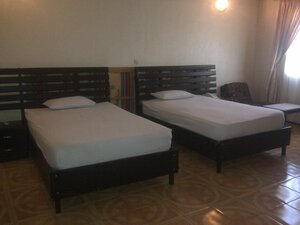 Ouaga Beach Hotel (N6), otel  Uagadugu'dan