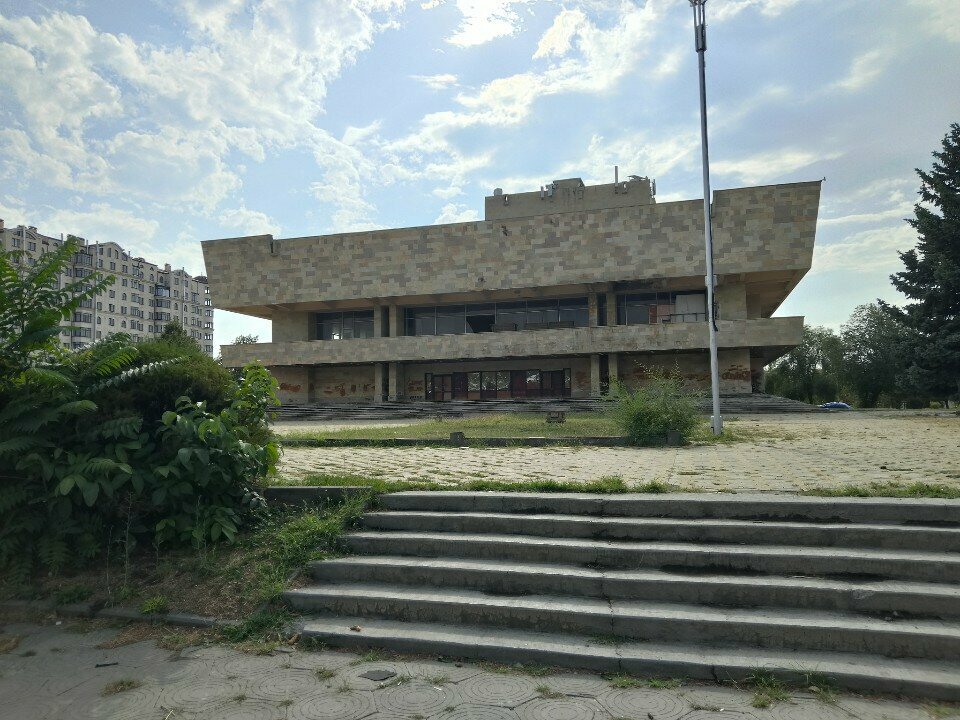 Tiyatrolar РГБУ Ногайский драматический театр, Cherkessk, foto