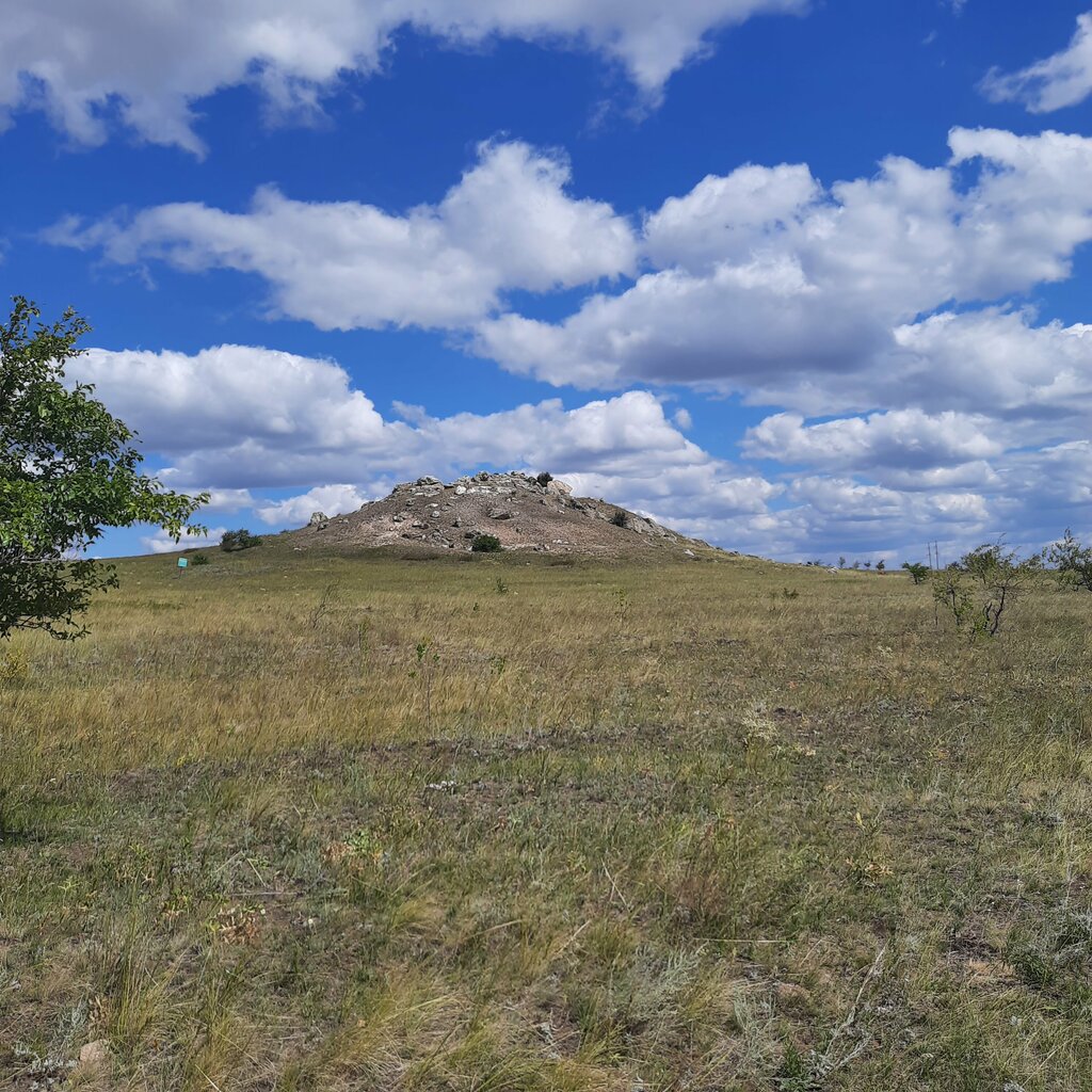 Dağ zirvesi Гора Левое ухо, Volgogradskaya oblastı, foto