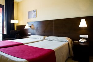 Canal Olimpic Hotel (Comunidad Autònoma de Cataluña, Provincia de Barcelona, Gavà, Castelldefels, Paseo Espanya), otel  Casteldefels'ten