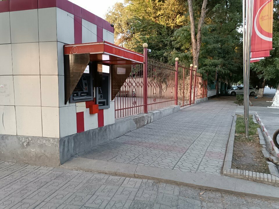 ATM'ler Банк Компаньон, Celalabat, foto