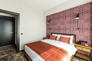 Biography Tbilisi (Bezhan Kalandadze Street No:9), otel  Tiflis'ten