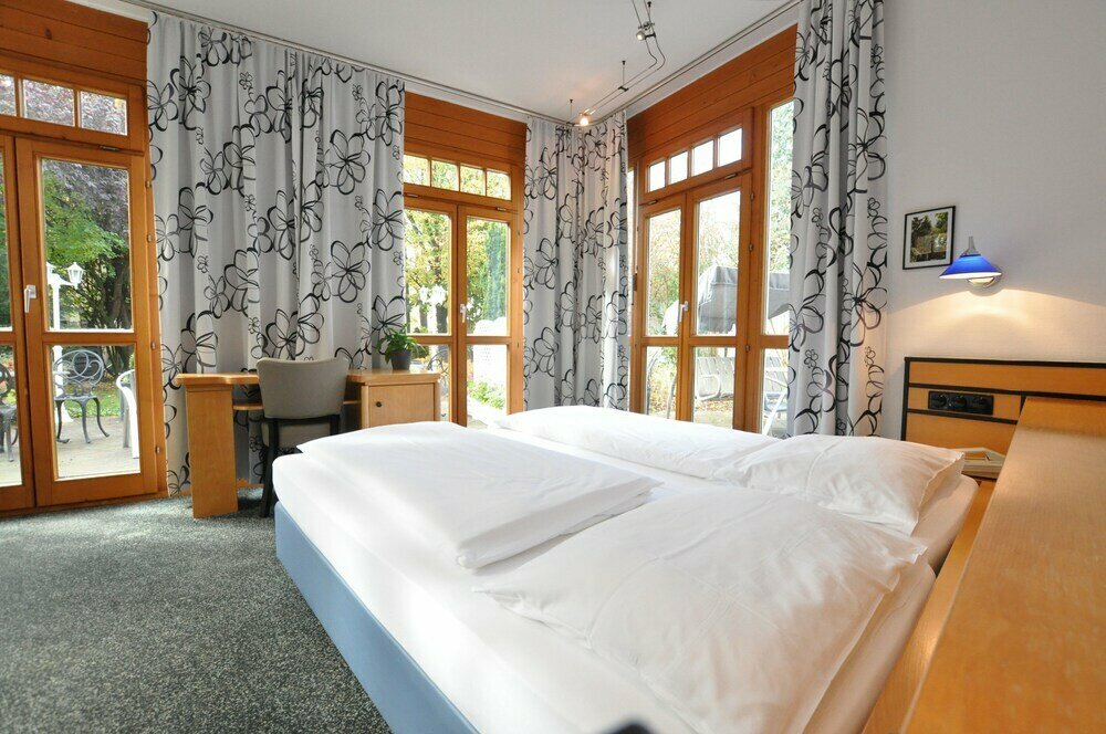 Otel Hotel Villa Waldperlach, Münih, foto