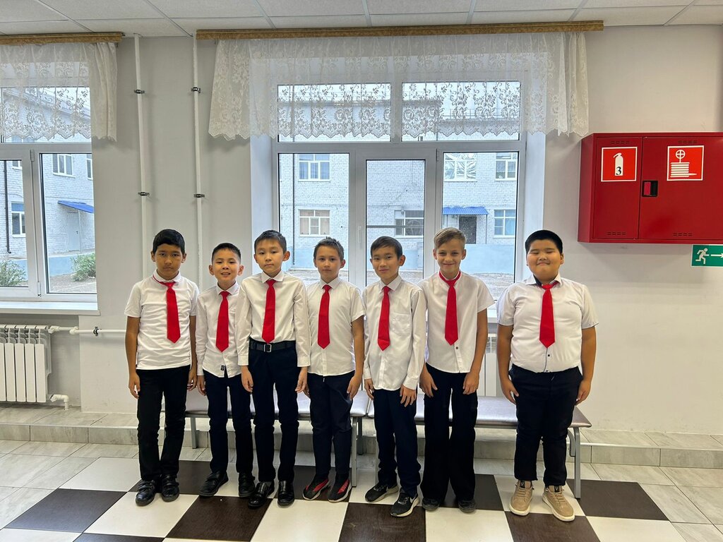 Ortaokul Лаганская средняя общеобразовательная школа № 4 имени Замбы Эрдниновича Джамбинова, Lagan, foto