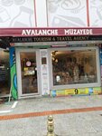 Avalanche Müzayede (İstanbul, Kadıköy, Osmanağa Mah., Sakız Sok., 13A), antikacı dükkanları  İstanbul'dan