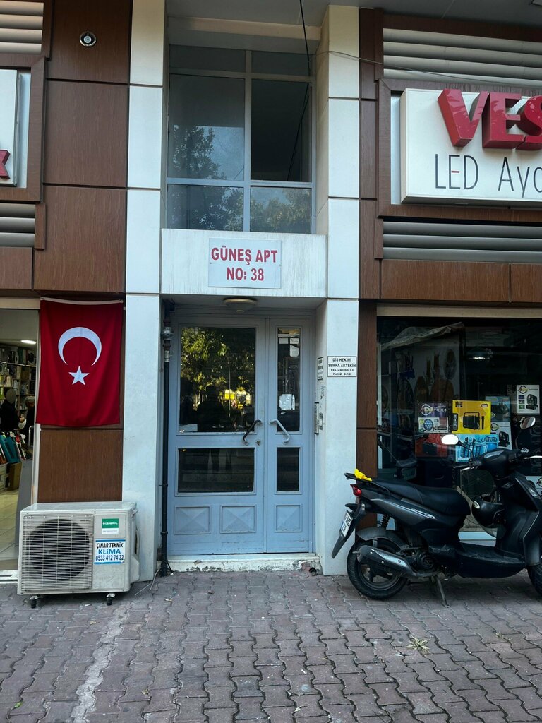 Özel ağız ve diş sağlığı klinikleri ve muayenehaneleri Diş Hekimi Semra Aktekin, Antalya, foto