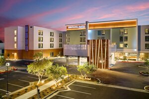 SpringHill Suites by Marriott Los Angeles Downey (California, County of Los Angeles, Santa Fe Springs, Firestone Boulevard), otel  Downey'den