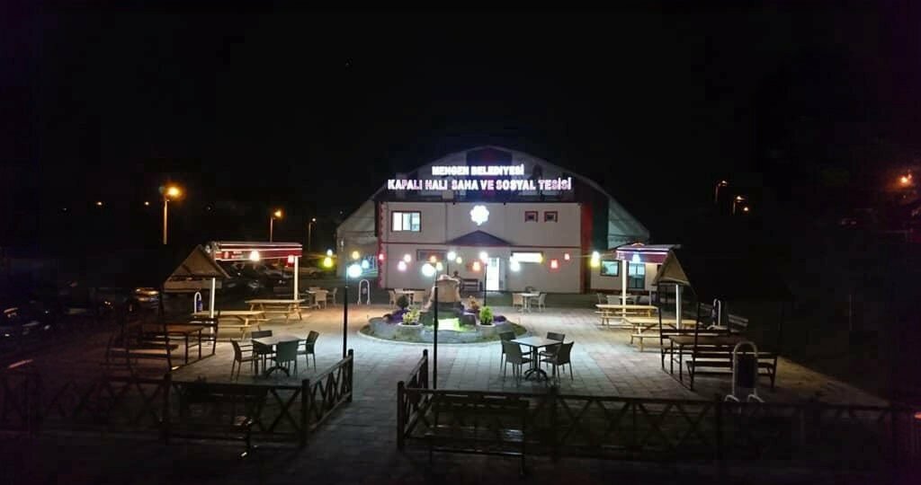 Spor ve eğlence merkezi Mengen Belediyesi Kapalı Halı Saha ve Sosyal Tesisi, Mengen, foto