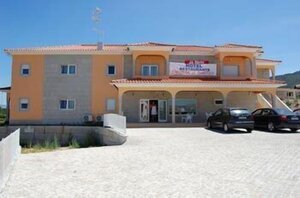 Hotel Encostas de Nantes (Vila Real, Chaves, Rua do Lombo), otel  Vila Real'dan