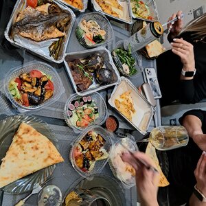 Ugli Volsk (площадь Свободы No:15/1), restoran  Volsk'tan